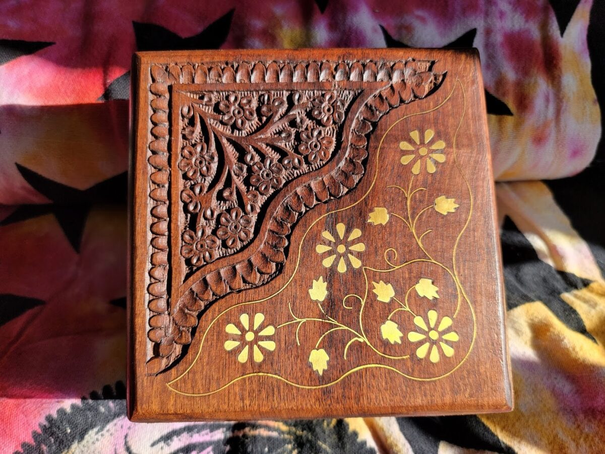 Brass Inlay Floral Wood Box, Irish Wooden Box, Renaissance Welsh ...
